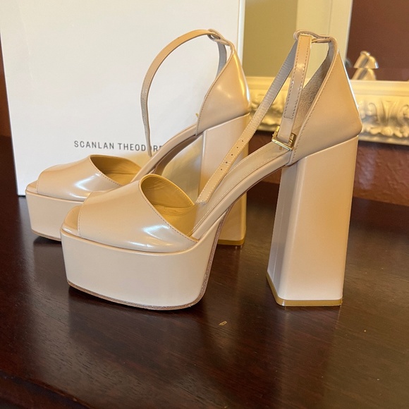 Scanlan Theodore | Shoes | Scanlan Theodore Platform Sandal 25 | Poshmark